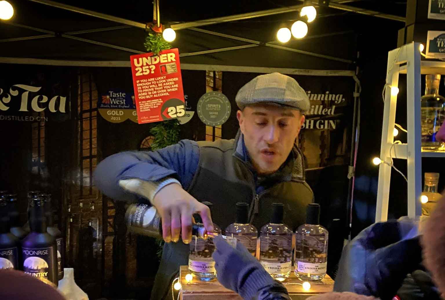 Totnes Christmas Markets and Late Night Shopping - Visit Totnes